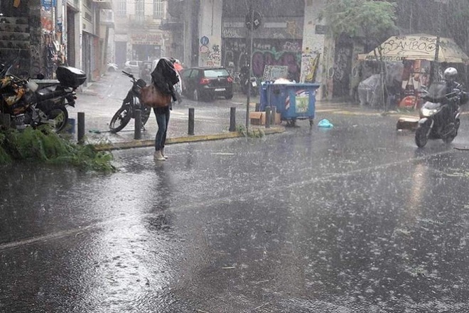 Νεροποντή στην Αρτέμιδα πριν... τον καύσωνα