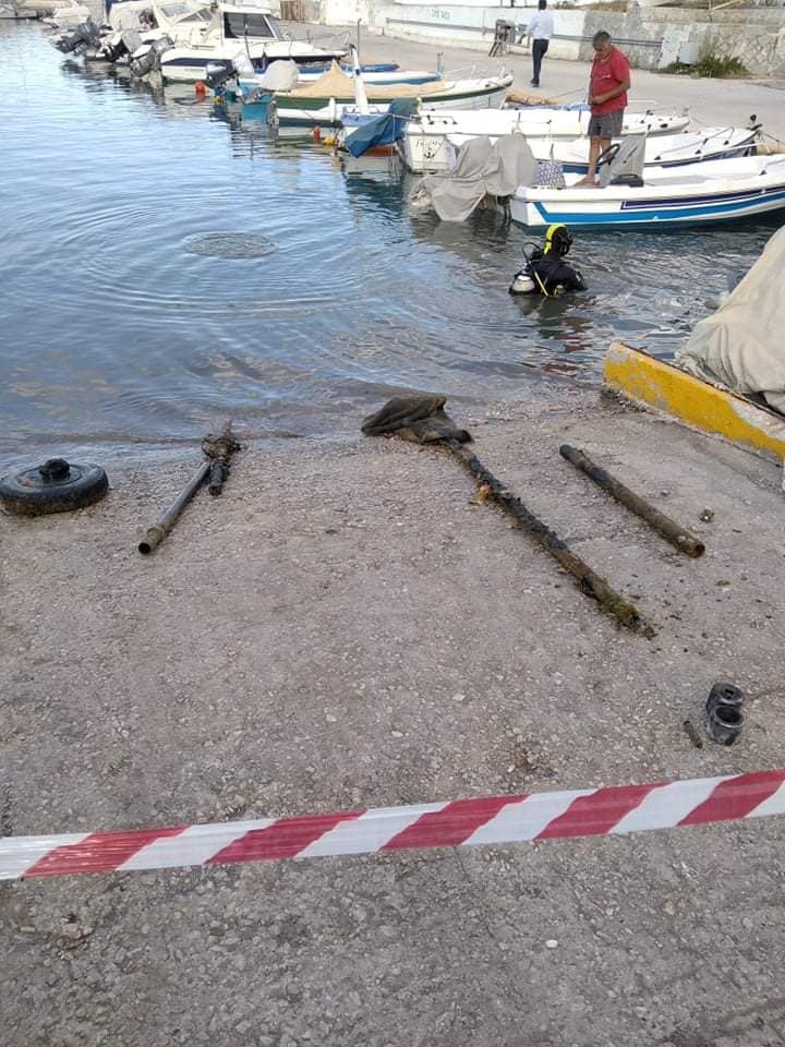 Υποβρύχιος καθαρισμός στο Λιμάνι της Αρτέμιδας (φωτογραφίες)